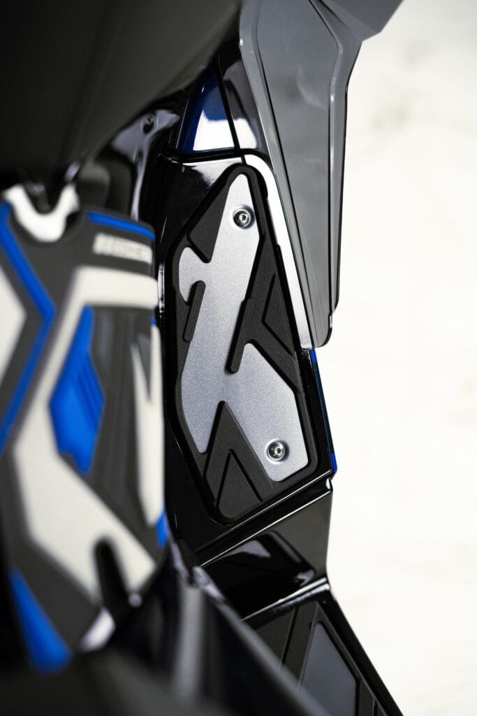 Nitex CNC Aluminium Footrest/Bordes Double X Yamaha Xmax Connected 2016 ...